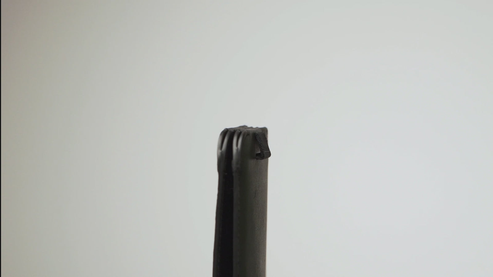 Mens Slim Minimalist Leather Wallets - Bifold and Sleeves | Distil Union