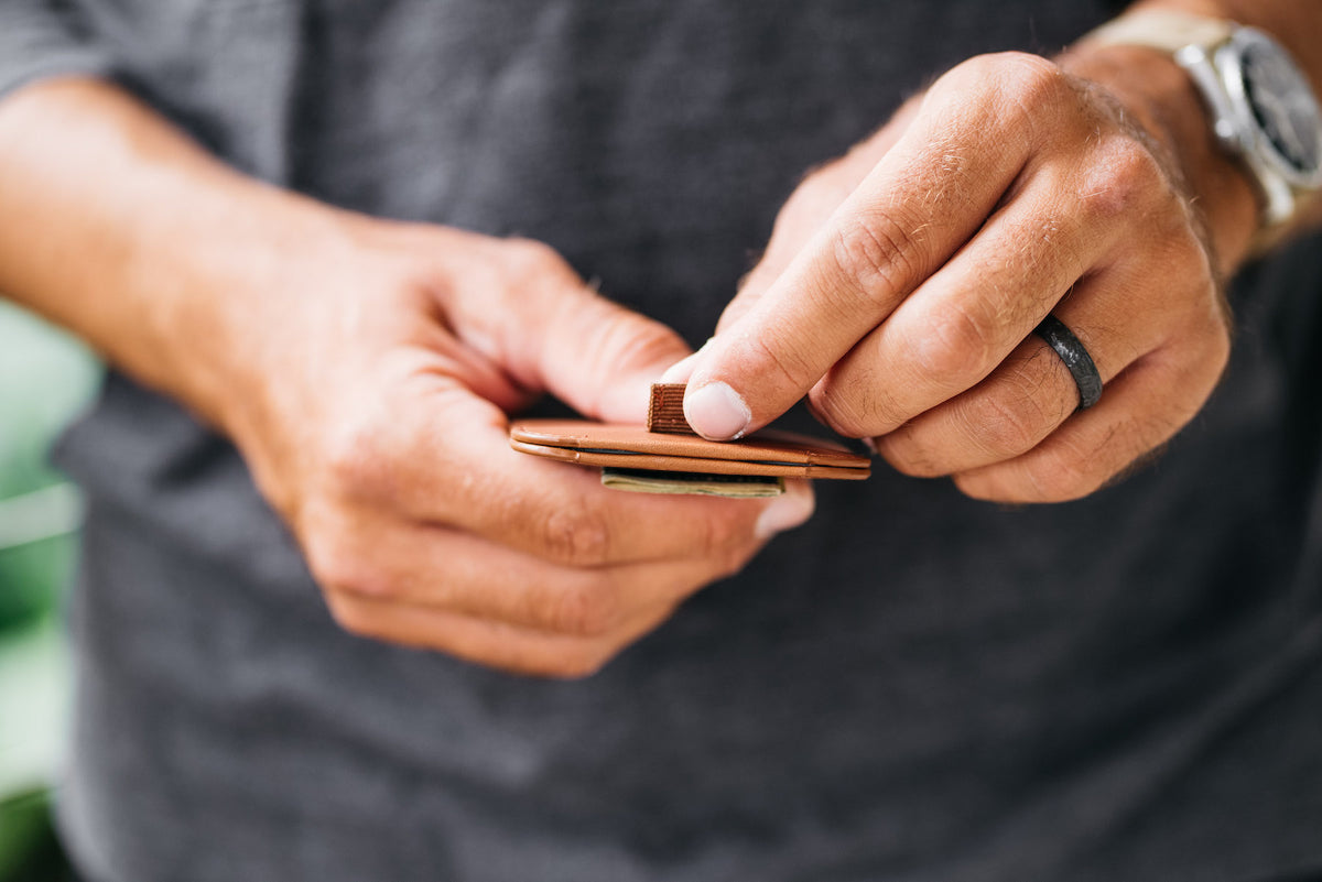 Wally Sleeve - Men's Minimalist Leather Card Holder Wallet | Distil Union